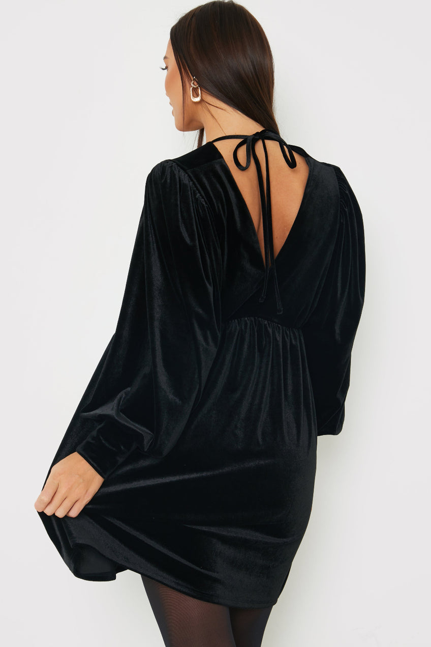 Black Velvet Smock Mini Dress – InTheStyle