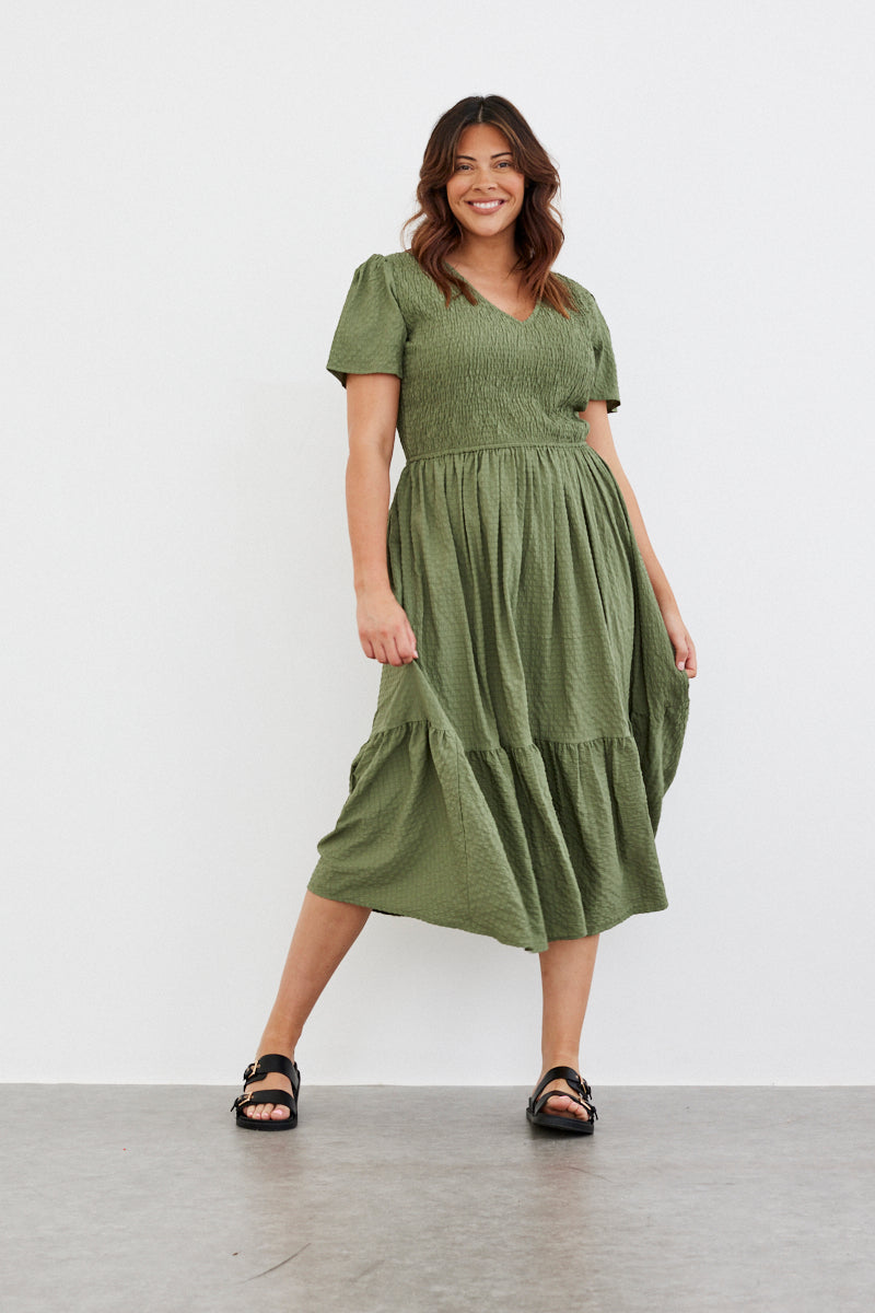 Shirred Body Flutter Sleeve Midaxi Dress – InTheStyle