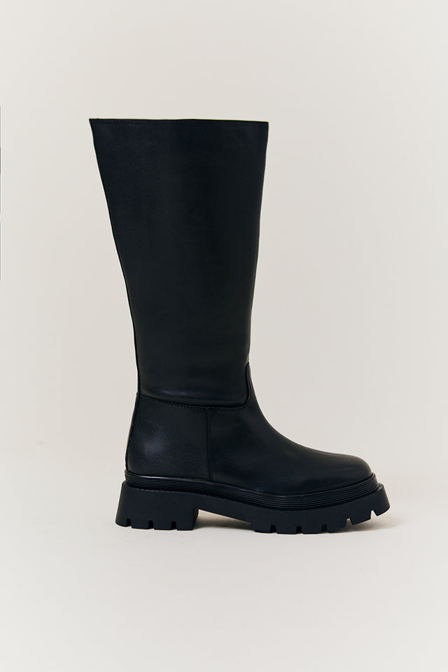 Jess Chunky Heeled High Leg Boot – InTheStyle