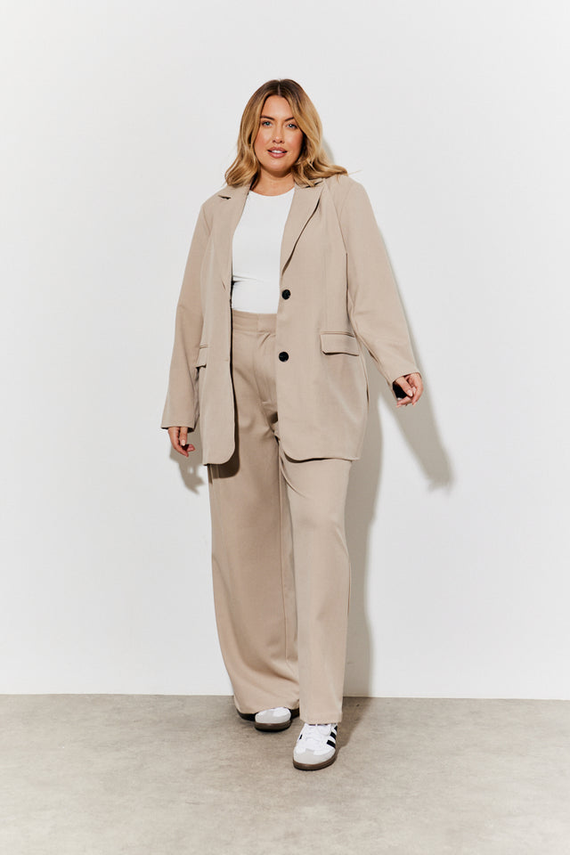 Relaxed Tailored Blazer – InTheStyle