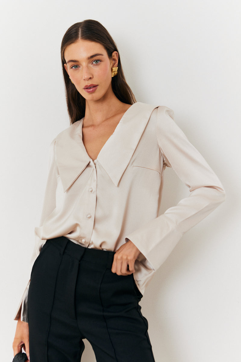 Oversized Collar Blouse – InTheStyle