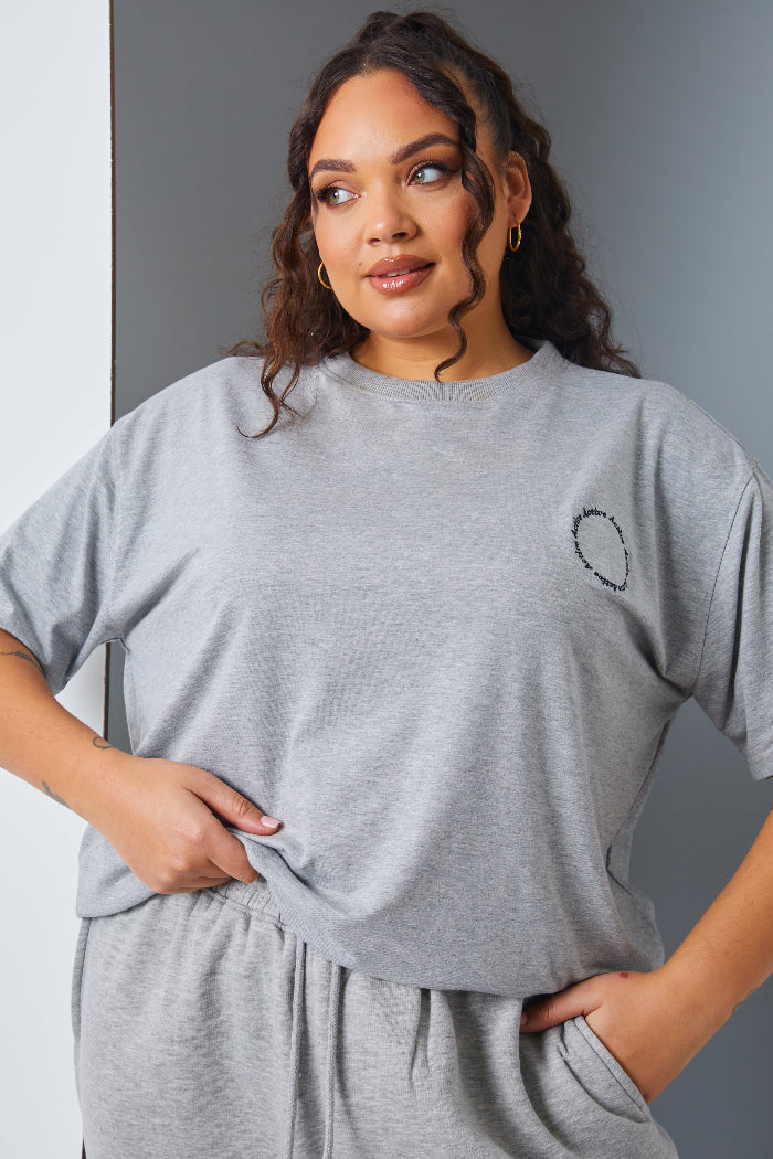 Active' Circle Slogan T-Shirt – InTheStyle